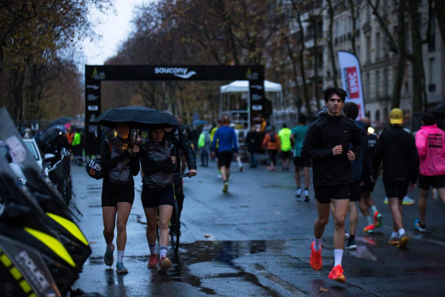 Saucony 10K de la Tour Eiffel: Brahim Bakkou and Mathilde Sénéchal take ...